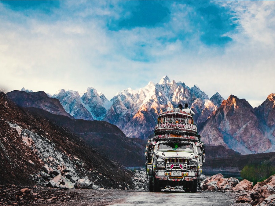 Deadly Roads - Apple TV (IT)