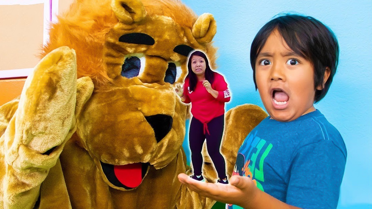 Hide and Seek With Ryan in Hawaii! - Ryan's World (temporada 9 ...