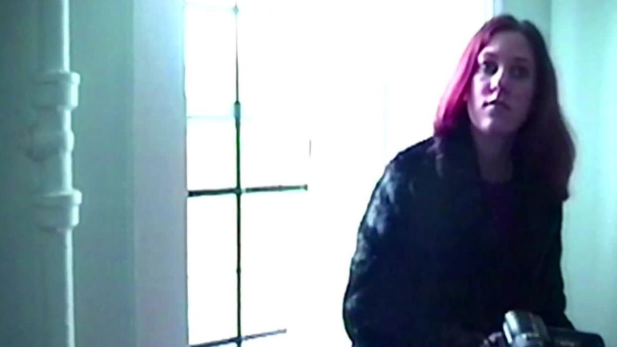 Strawberry Estates - Apple TV (AU)