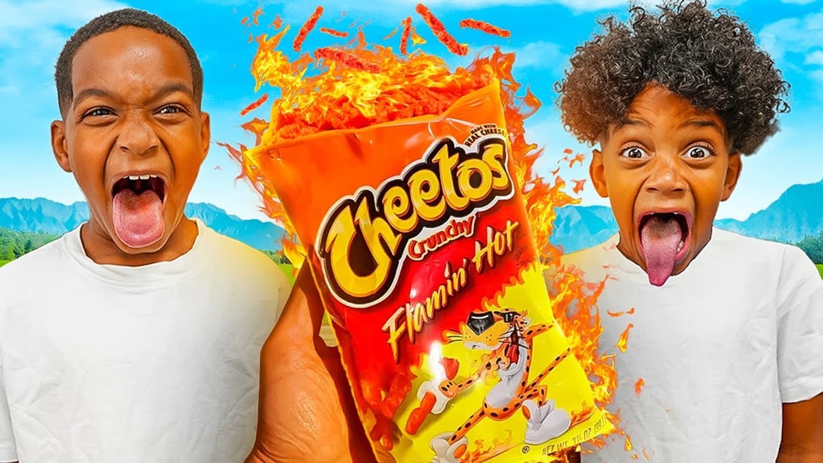 ‎Last to Stop Eating Spicy Food Challenge – Prince Family Clubhouse ...