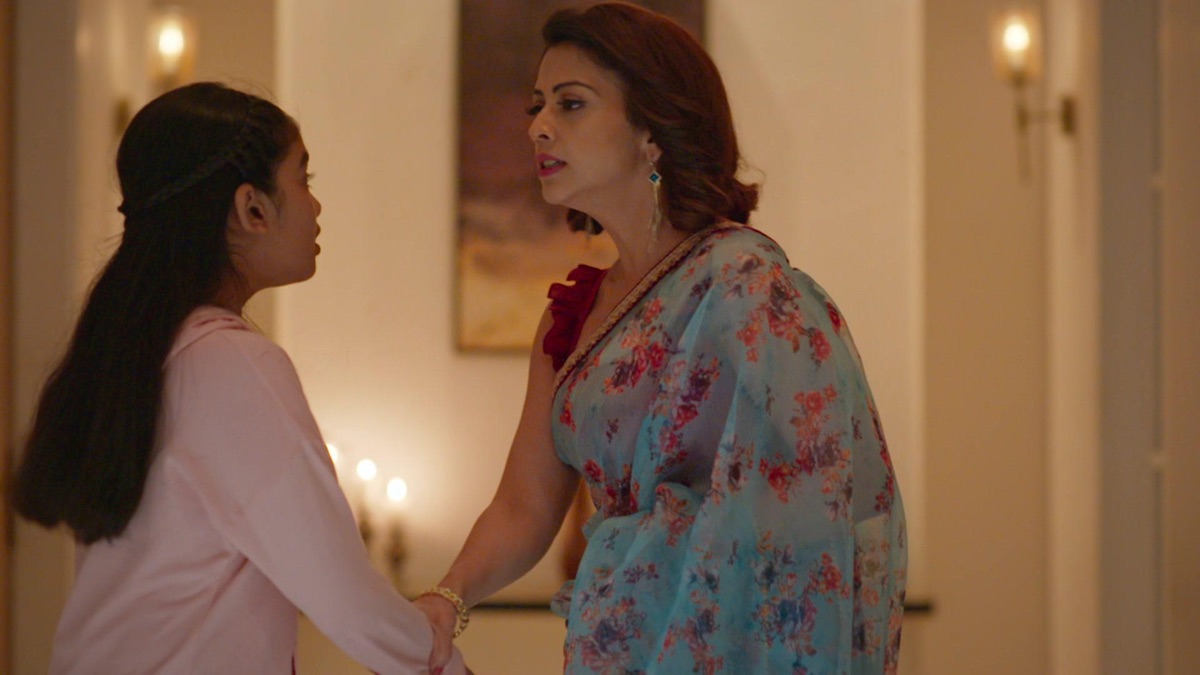 Kamini Provokes Mini - Chikoo Ki Mummy Durr Kei (Season 1, Episode 115 ...