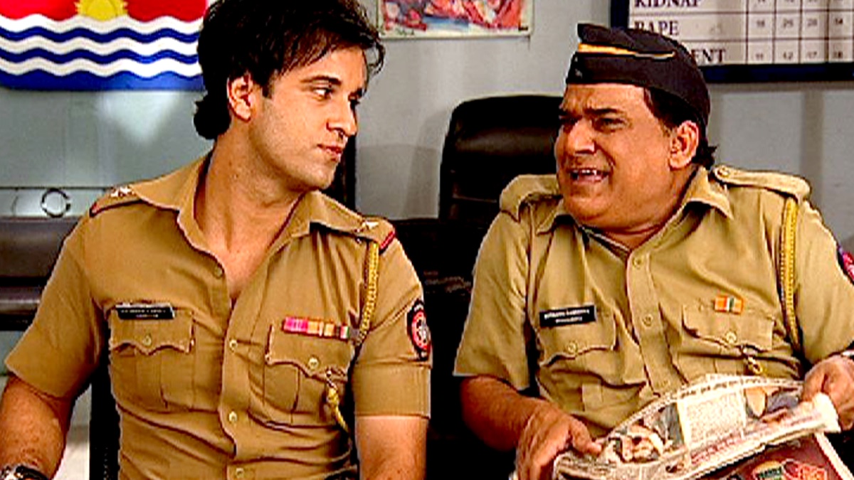 ‎Chloroform - F.I.R. (Series 1, Episode 692) - Apple TV (IN)
