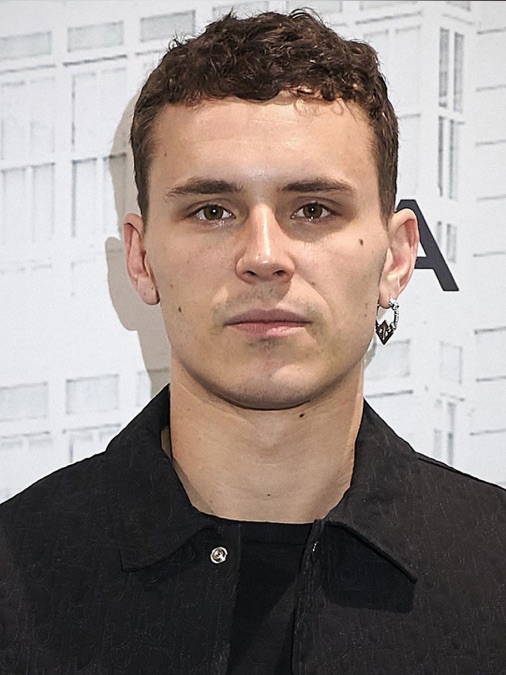 ‎Películas y series de Arón Piper - Apple TV