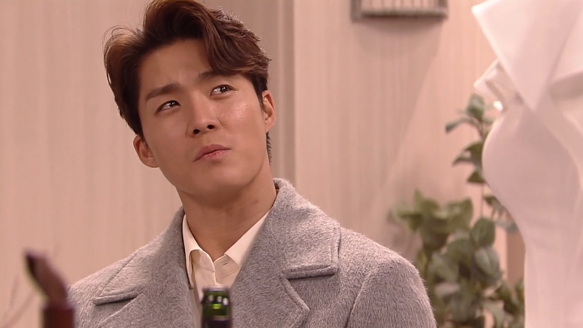 Phoenix 2020 - Phoenix (Season 1, Episode 44) - Apple TV