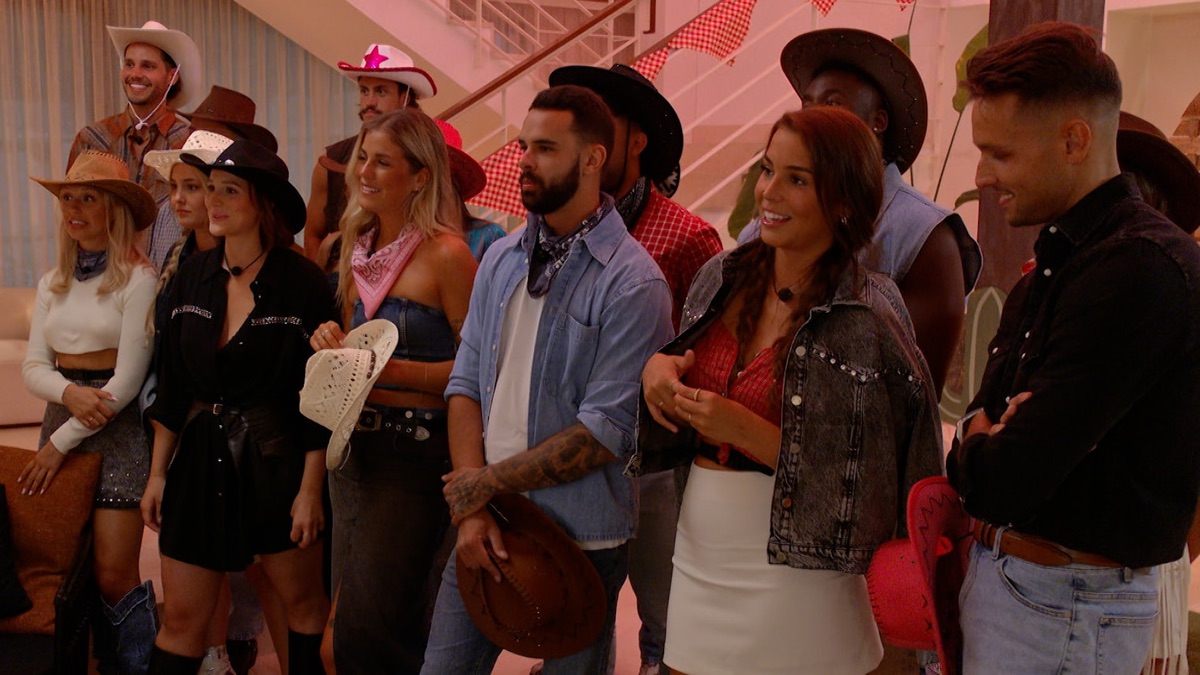 Episode 34 – Occupation Double (Season 17, Episode 34) - Apple TV (CA)