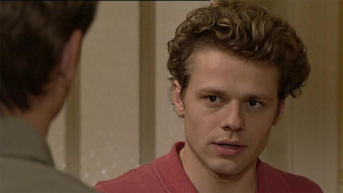 René begreift langsam, dass er nicht unverwundbar ist - Unter uns ...