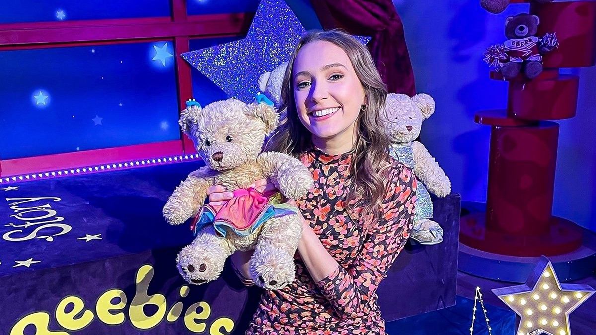 Rose Ayling-Ellis - Everybody Can Dance - CBeebies Bedtime Stories ...