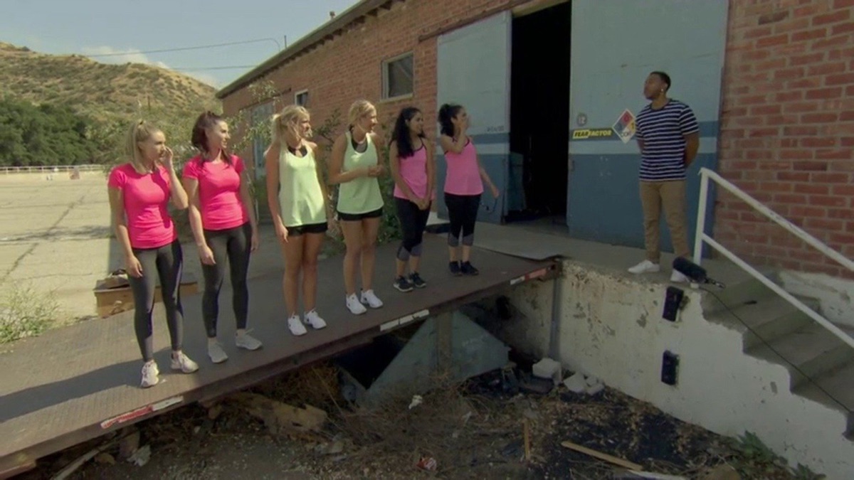 Fear Factor Sister Act - Fear Factor (Season 8, Episode 10) - Apple TV