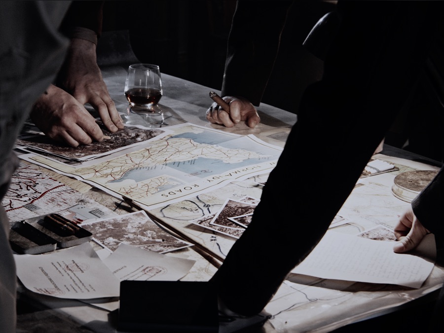 Secret Nazi Bases - Apple TV (ES)