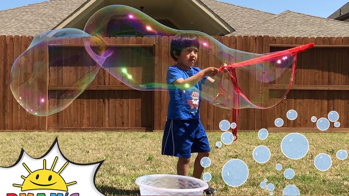 Ryan's DIY Giant Bubbles! - Ryan's World | Apple TV