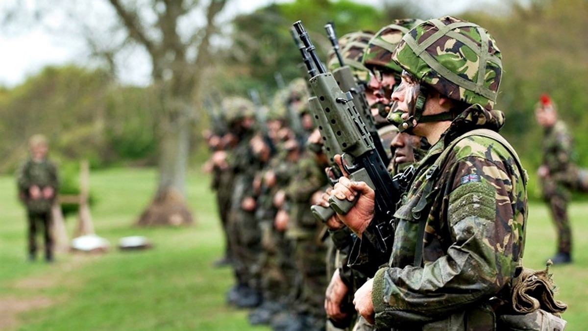 Young Soldiers - Apple TV