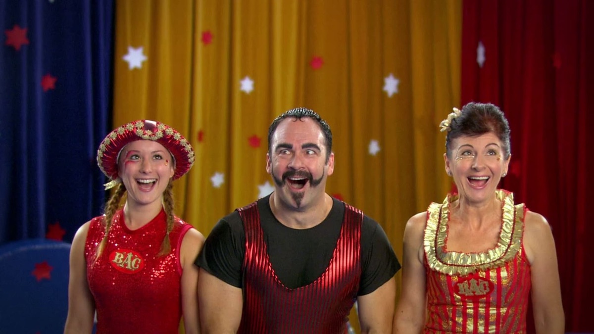 Trapeze Tricks - Baby Antonio's Circus (Season 1, Episode 37) - Apple TV
