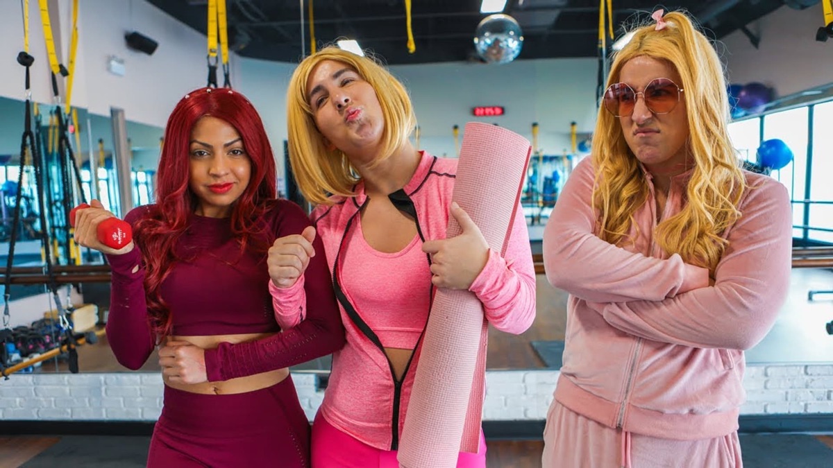 ‎My Mom Ditched Me for the Popular Girl – Dan & Riya (Season 2, Episode ...