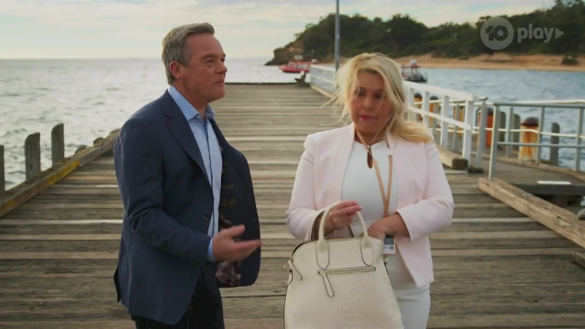 Neighbours - 8 November 2021 - Apple TV (AU)