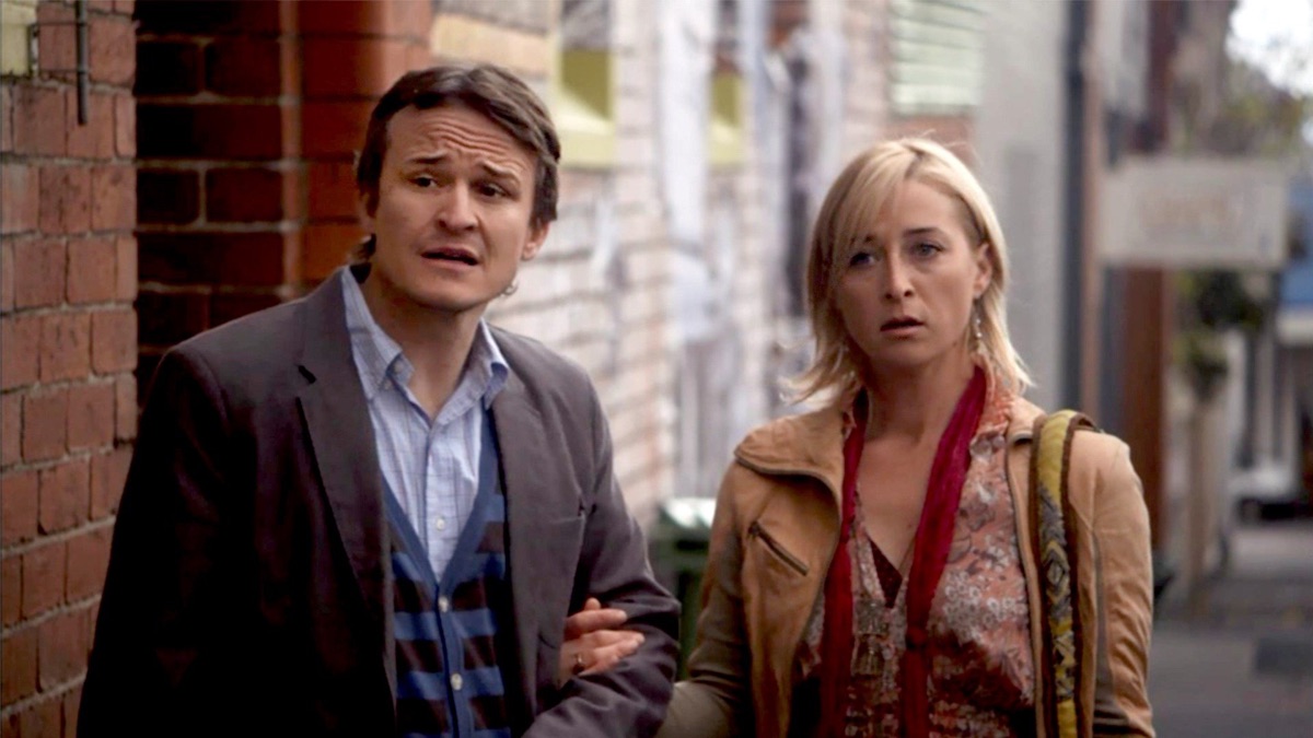 Playing Aloof - Offspring (Season 1, Episode 4) - Apple TV