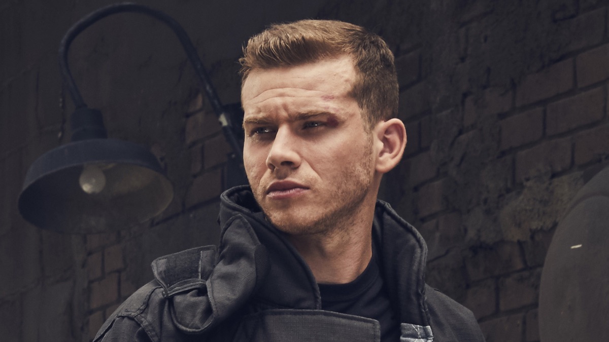 Chimney Begins - 9-1-1 (Series 2, Episode 12) - Apple TV (BH)