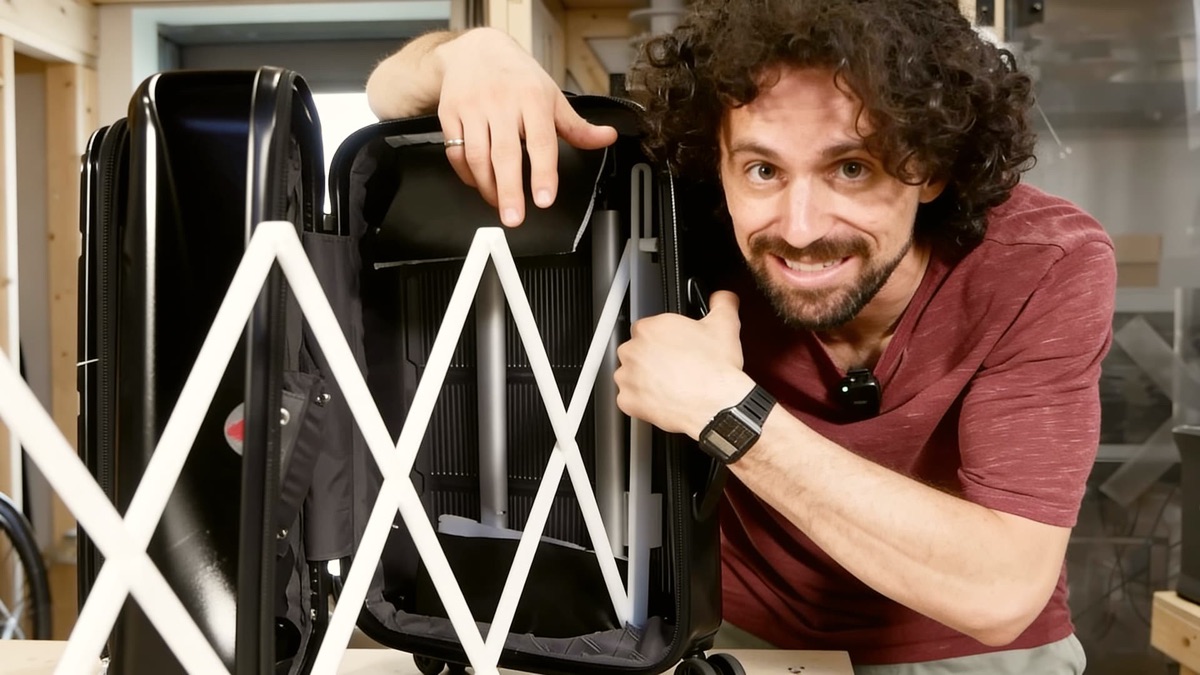 ‎I Built a Sleep Pod in a Suitcase – Morley Kert (Season 1, Episode 7 ...