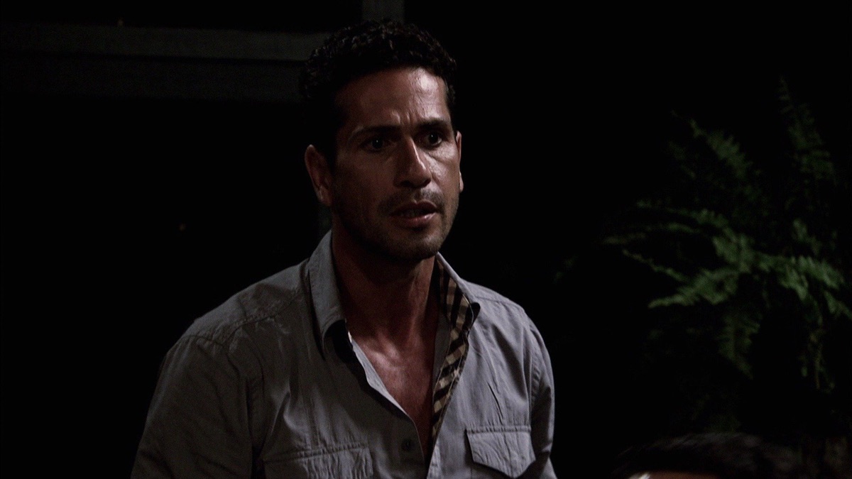 Tres Caínes Capítulo 1 - Tres Caínes (temporada 1, episodio 1) - Apple ...