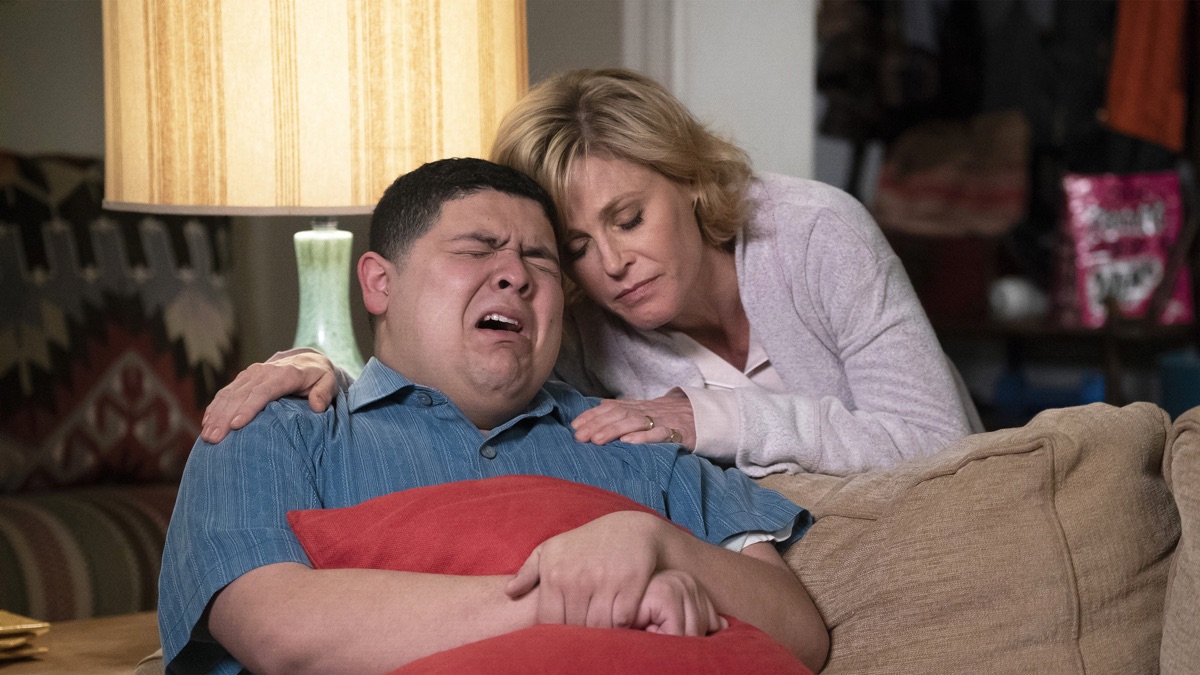 A Year of Birthdays – Modern Family (Series 10, Episode 22) | Apple TV