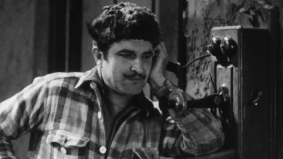 Escape From Danger - Trail of the Royal Mounted: 10 Roaring Chapters ...