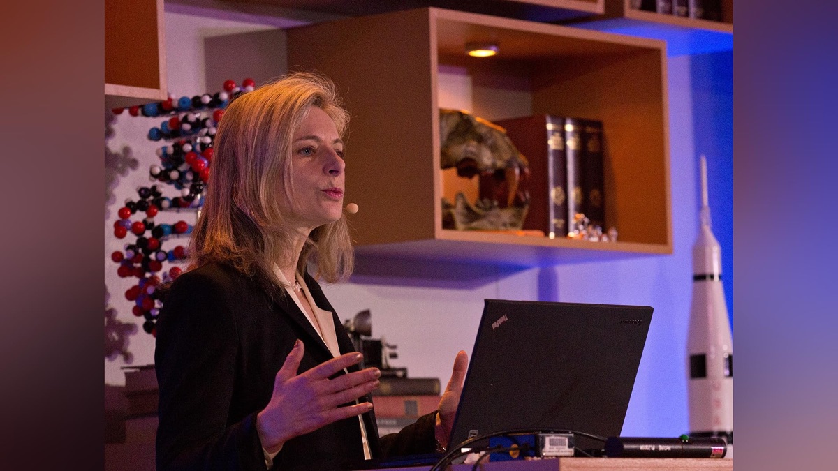 ‎Discovery in Cosmology & Particle Physics - Curiosity Retreats 2014 ...