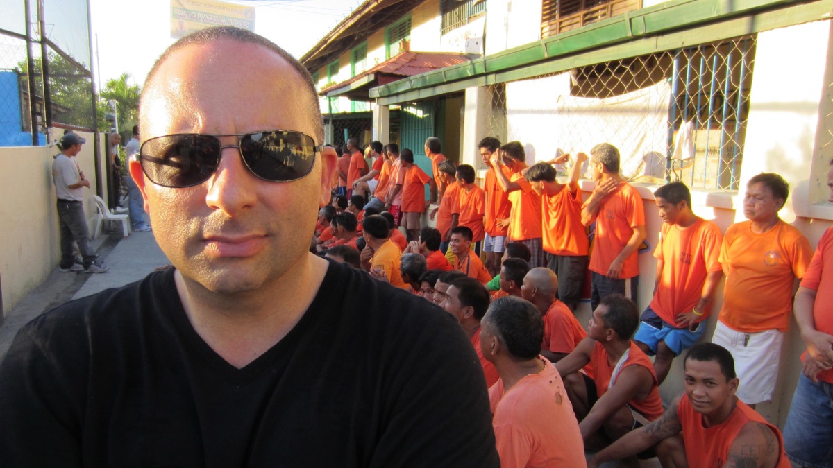 The Commandos, Philippines – Inside the Gangsters’ Code (Season 1, Episode 2) - Apple TV (CA)