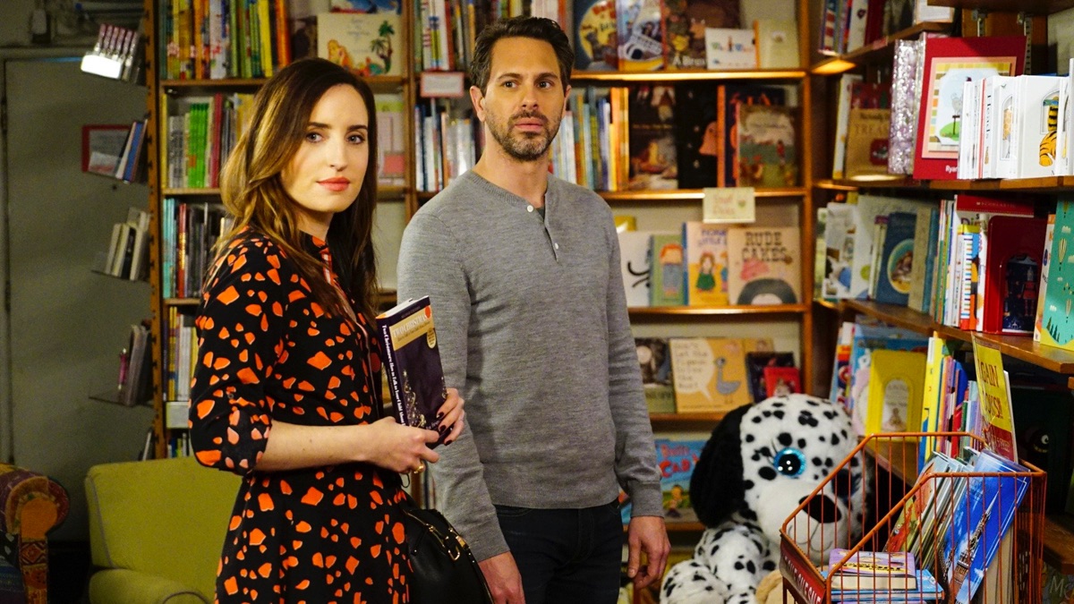 Awkward Bra Automated Ordained - Life in Pieces (Series 2, Episode 15 ...