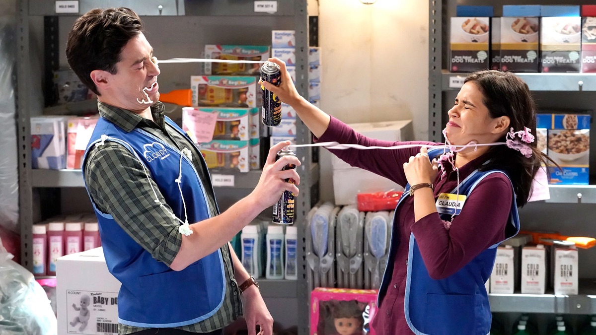 ‎Video Game Release – Superstore (Season 3, Episode 13) - Apple TV (NZ)