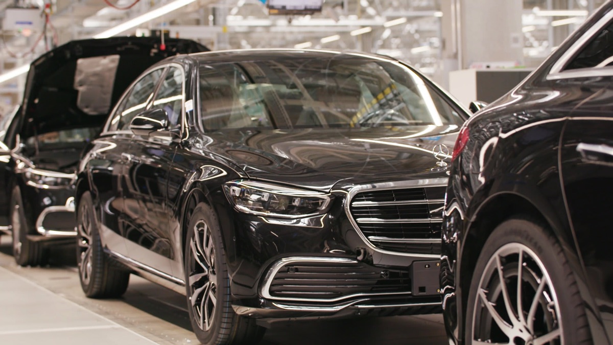 Mercedes S Class - How To Build A Motor Car (Series 2, Episode 6 ...