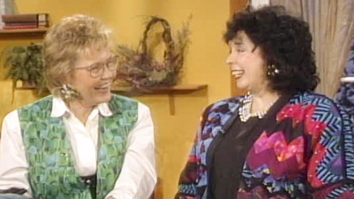 Quilting and Coloring - The Carol Duvall Show (Season 1995, Episode 15 ...