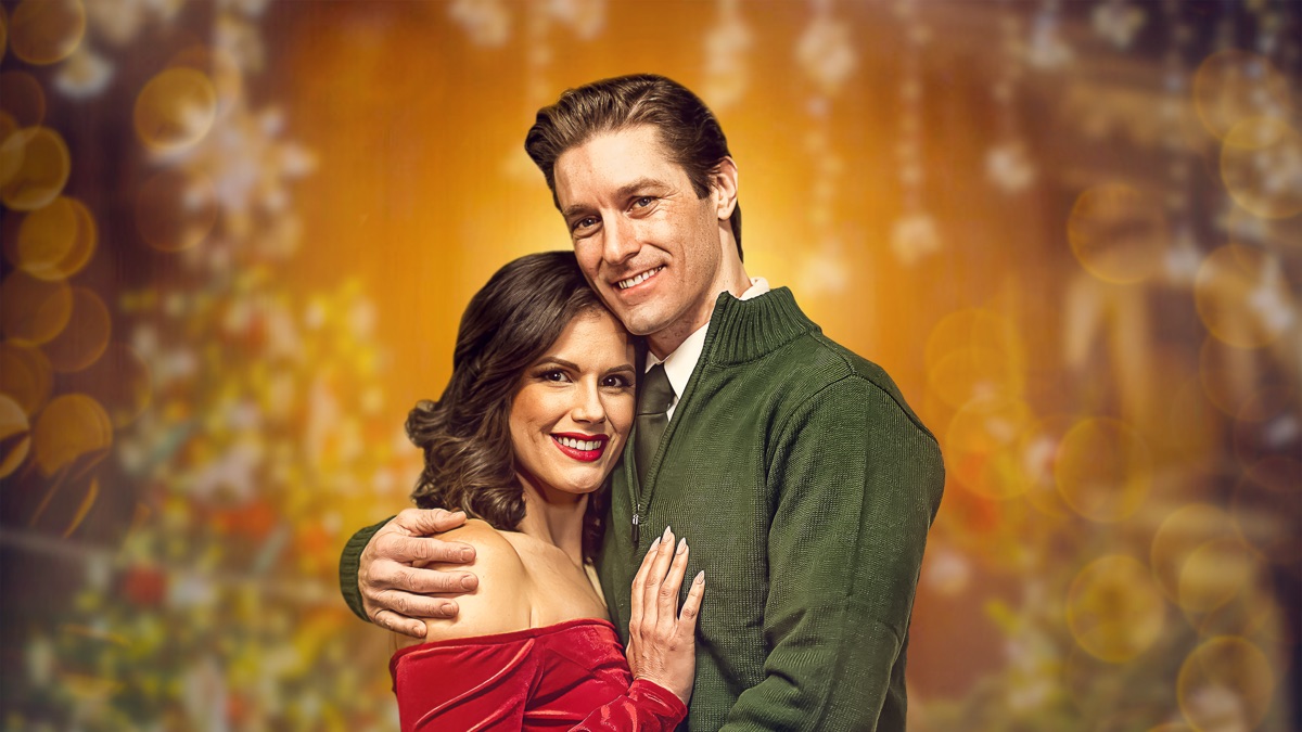 A Christmas Hero - Official Trailer - Apple TV