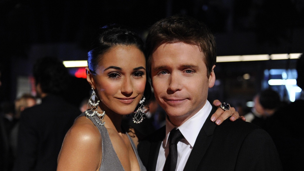 Amongst Friends - Entourage (Series 6, Episode 2) - Apple TV (EG)