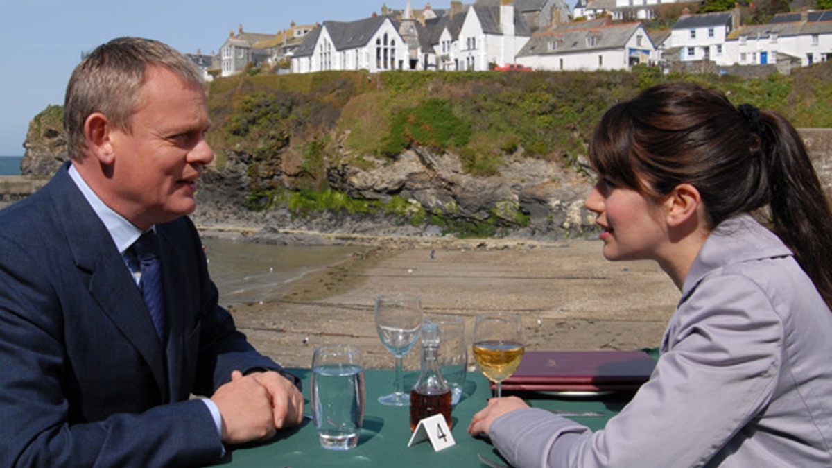 The Holly Bears a Prickle - Doc Martin (saison 3, épisode 5) - Apple TV ...