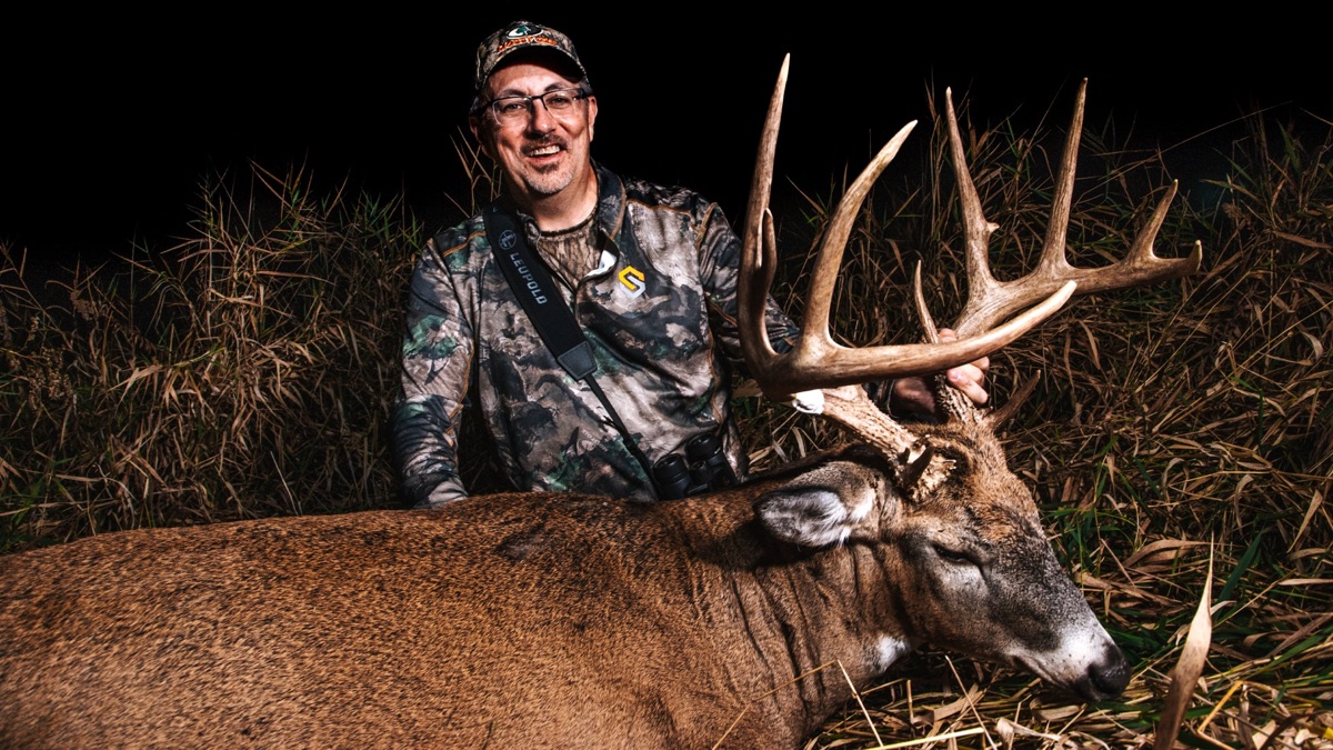 Mark Drury's 183" Iowa Monarch, Hunting Tight To Buck Bedding Areas ...