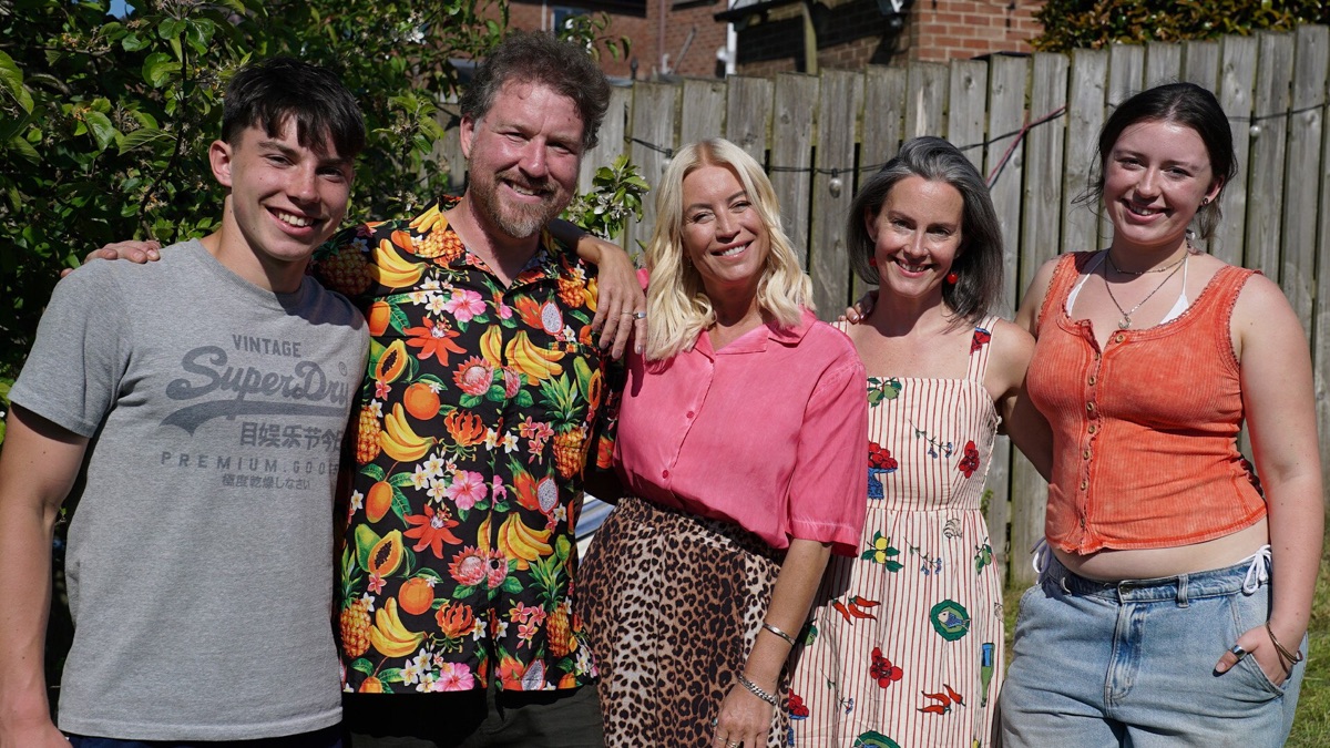 ‎Episode 3 - The Big Pound Shop Swap (Series 1, Episode 3) - Apple TV (UK)
