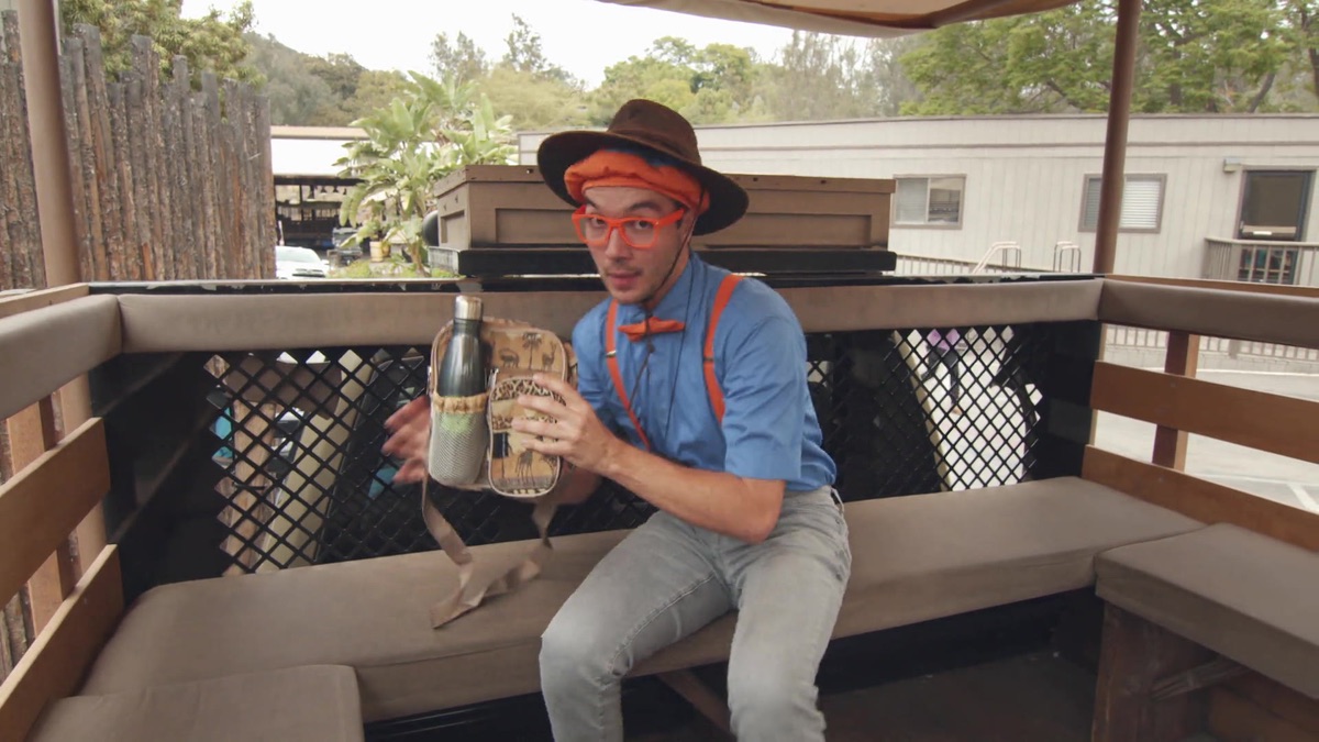 ‎Blippi Explores a Safari Park | Hunt For The Platy - Blippi Visits ...