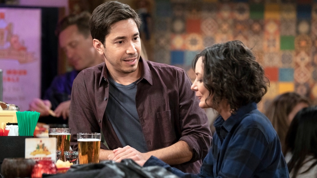 ‎Tangled Up In Blue - The Conners (Series 1, Episode 2) - Apple TV ...