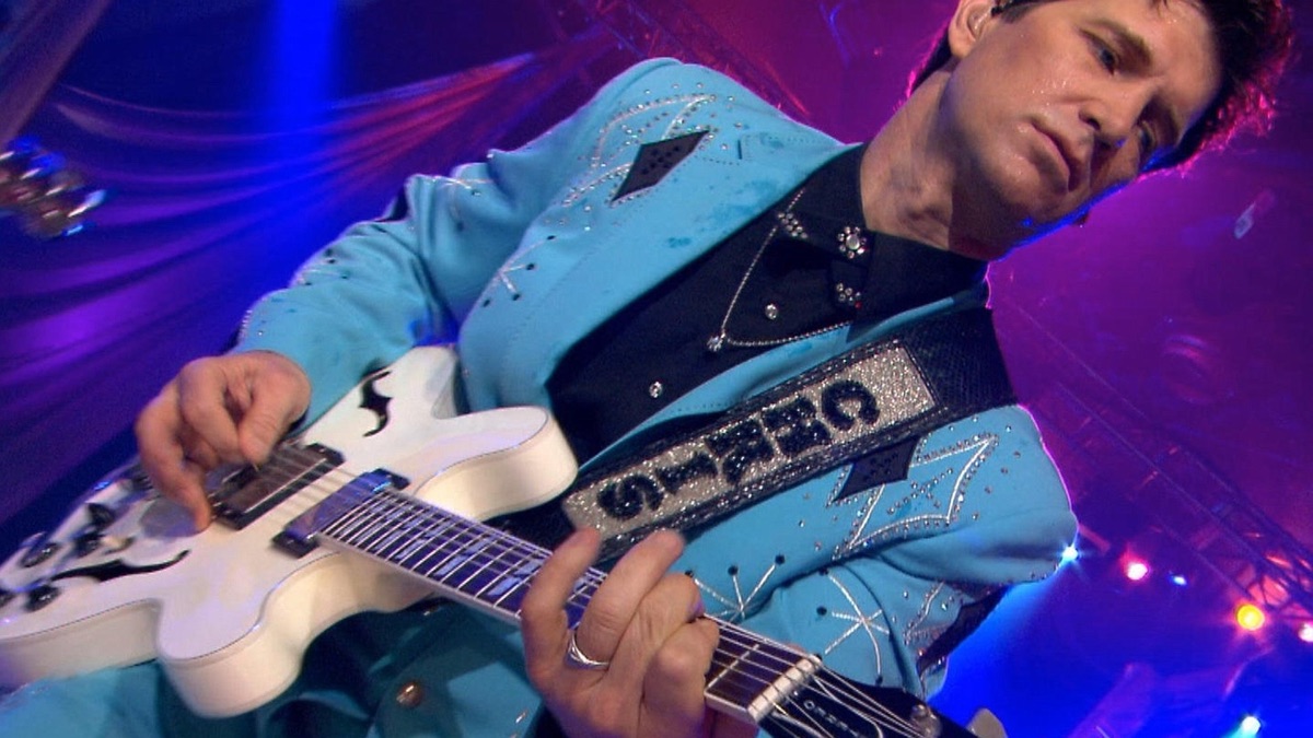 Chris Isaak - Soundstage: Greatest Hits - Apple TV (CA)