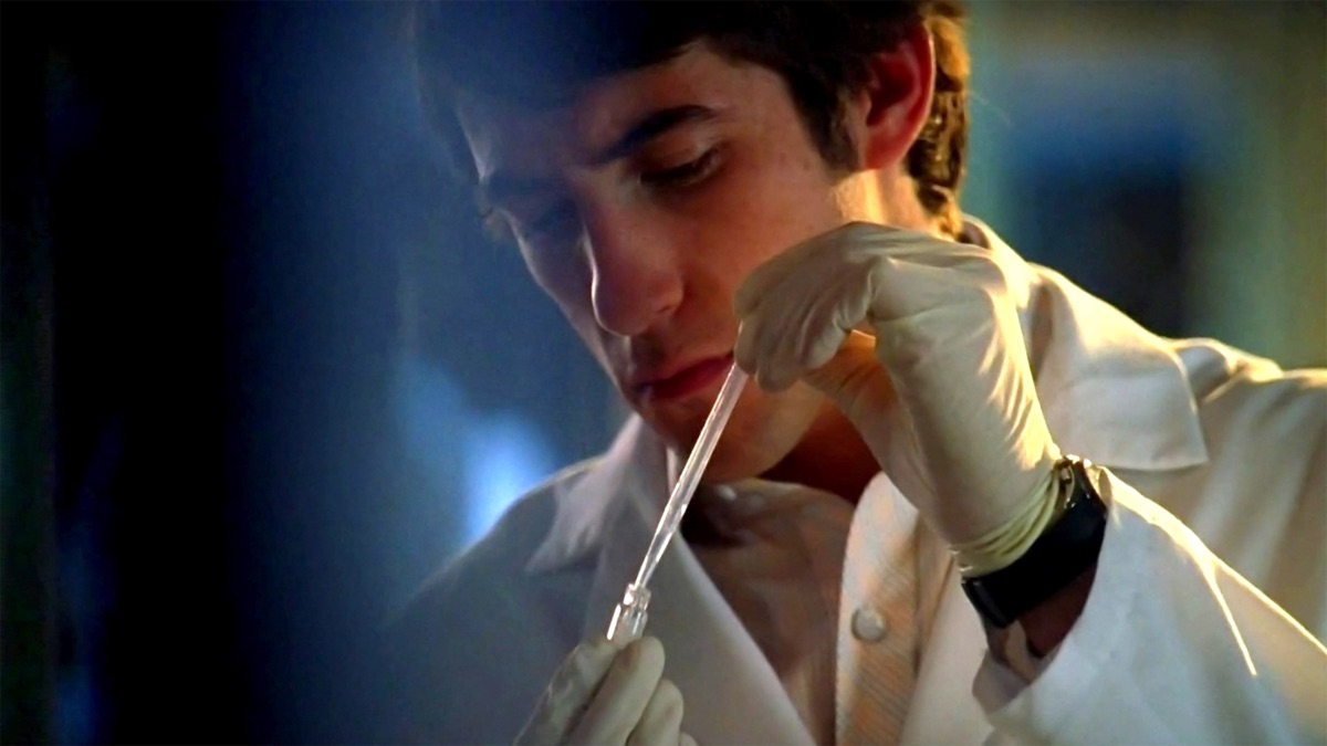 ‎Money Plane - CSI: Miami (Series 3, Episode 17) - Apple TV (AR)