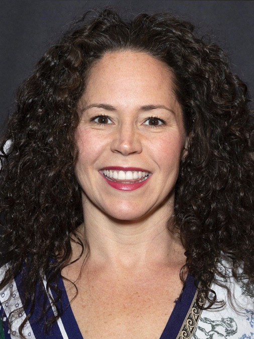‎Stephanie Izard Films and Shows – Apple TV