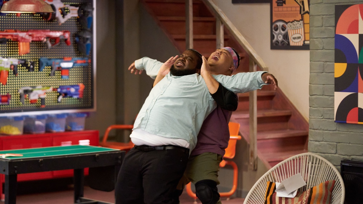 Phirst Love - Run the Burbs (Season 3, Episode 10) - Apple TV