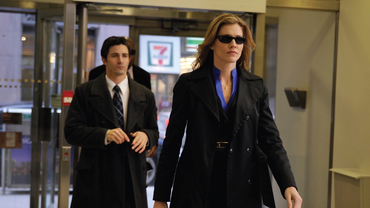 ‎Resonance - Warehouse 13 (Series 1, Episode 3) - Apple TV (ES)