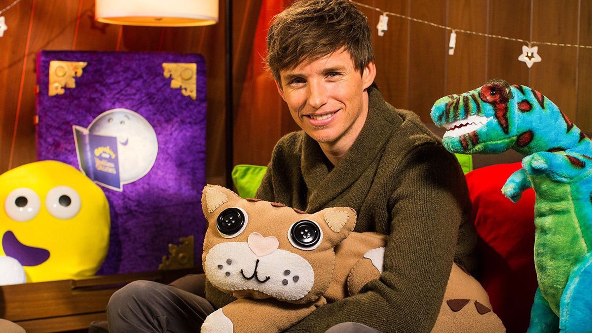 Eddie Redmayne: The Dressing-Up Dad - CBeebies Bedtime Stories (Series ...