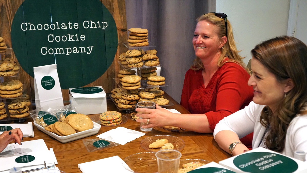 Embarrassing the Sister Wives - Sister Wives (Series 11, Episode 4 ...