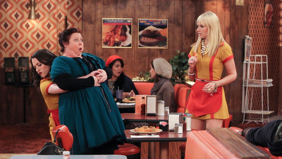 ‎And the New Boss - 2 Broke Girls (Series 2, Episode 9) - Apple TV (PT)