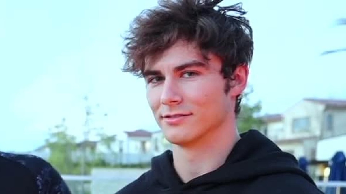 Stokes Twins - Apple TV