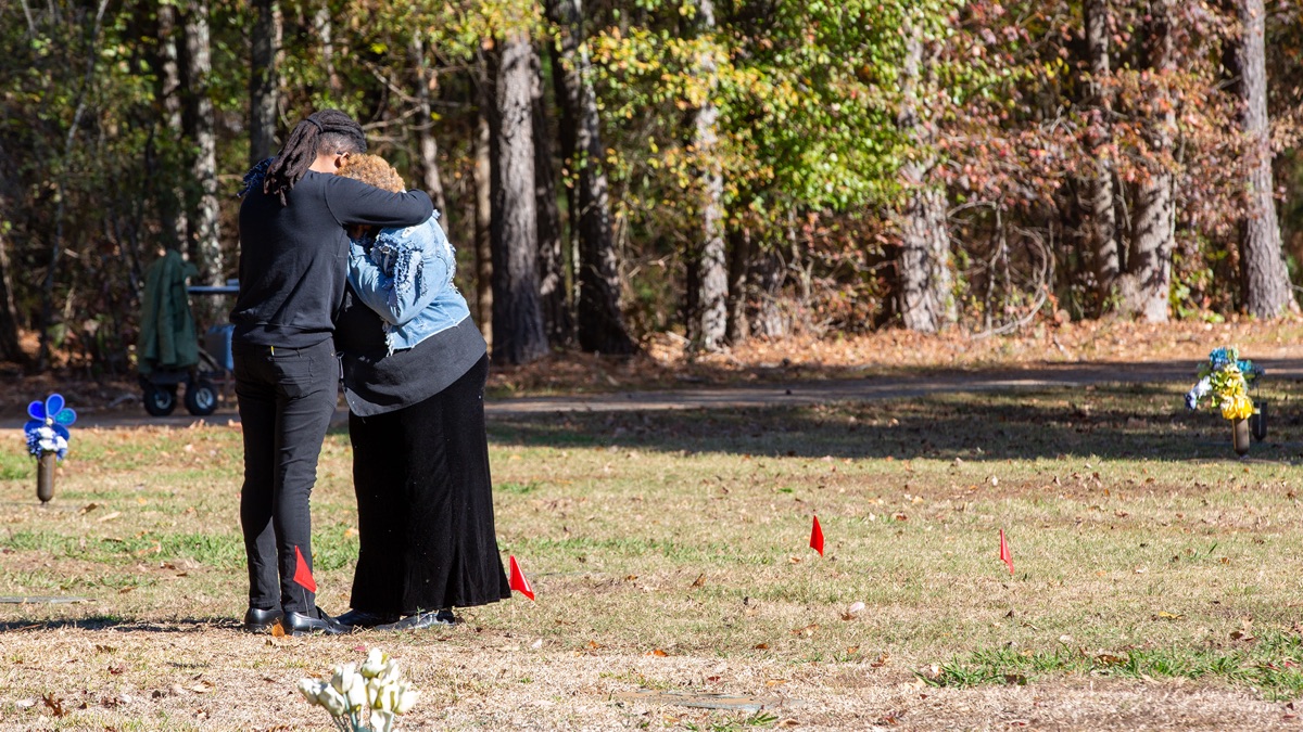 ‎L'homme brûlé vif - Disparus : À la recherche d'une identité (saison 1 ...