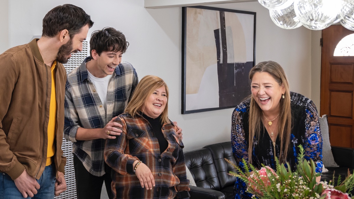 Camryn and Milo Manheim's Surprise for Mama Mia - Celebrity IOU (Series 7, Episode 12) - Apple ...