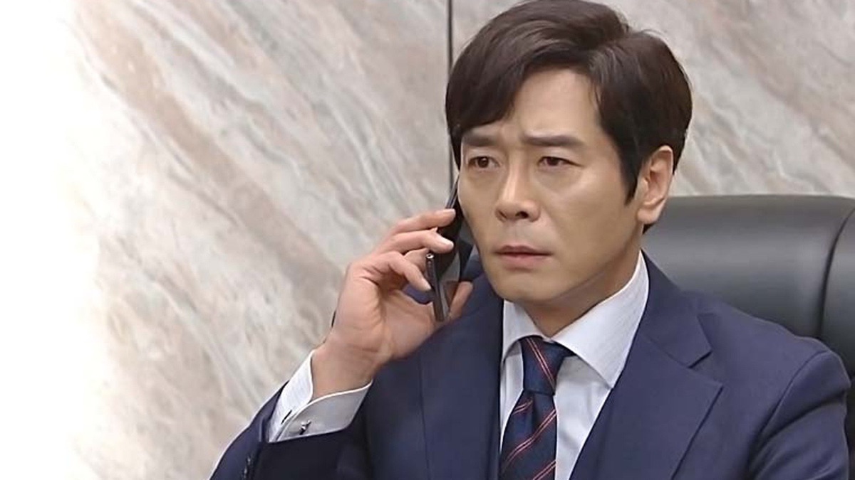 A Man in a Veil - A Man in a Veil (Season 1, Episode 102) - Apple TV