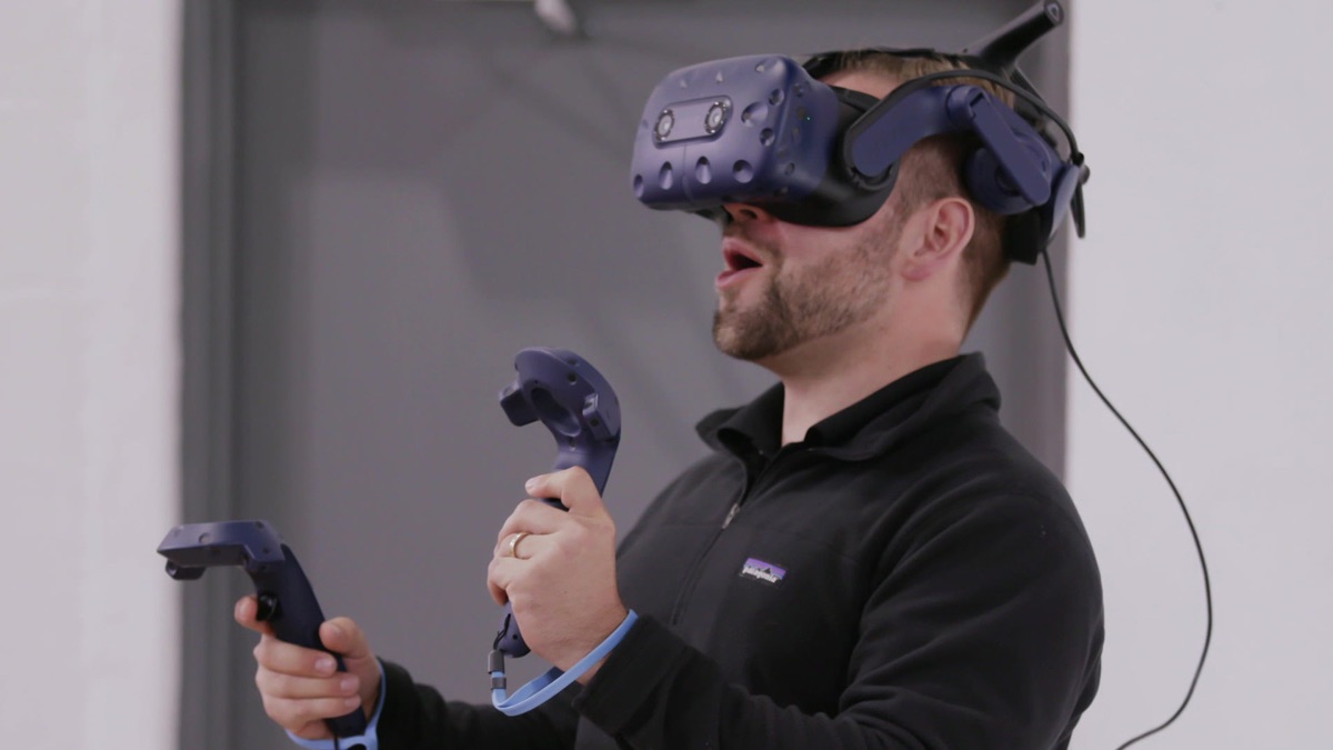 VR Re-invention - Five Day Biz Fix (Series 1, Episode 6) - Apple TV (FI)